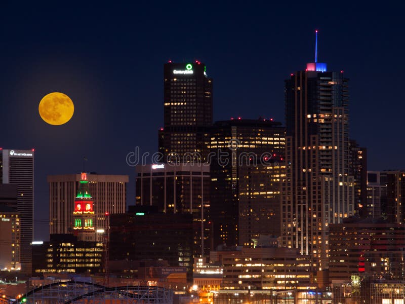 Alta Ciudad De La Milla De Denver Foto editorial - Imagen de calle ...