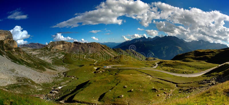 Alta Strada Alpina Di Grossglockner Fotografia Stock - Immagine di nube ...