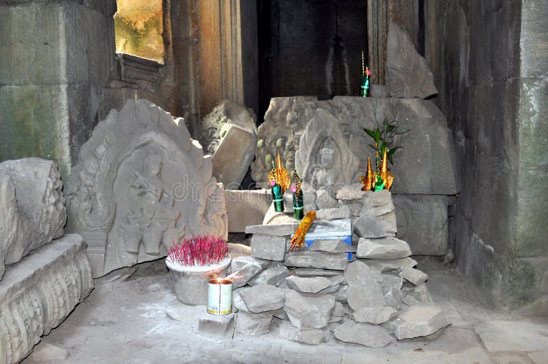 Altar Budista No Templo De Angkor Wat Imagem de Stock - Imagem de anjo ...