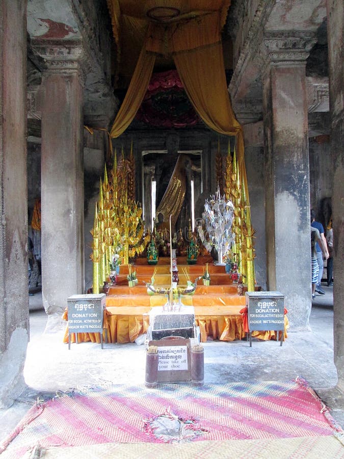 The Holy Room for Prayer in Angkor Wat Stock Photo - Image of room ...