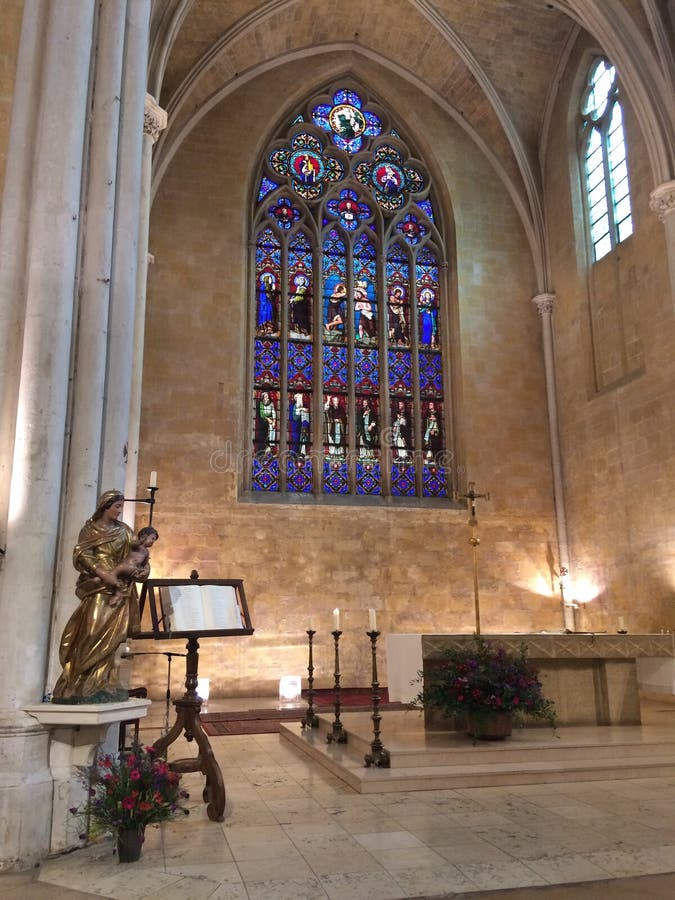 Altar of Saint-Jean-de-Malte Stock Photo - Image of glass, church: 82339756