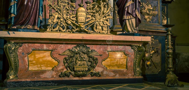 Altare Della Chiesa Cattolica Fotografia Editoriale - Immagine di ...