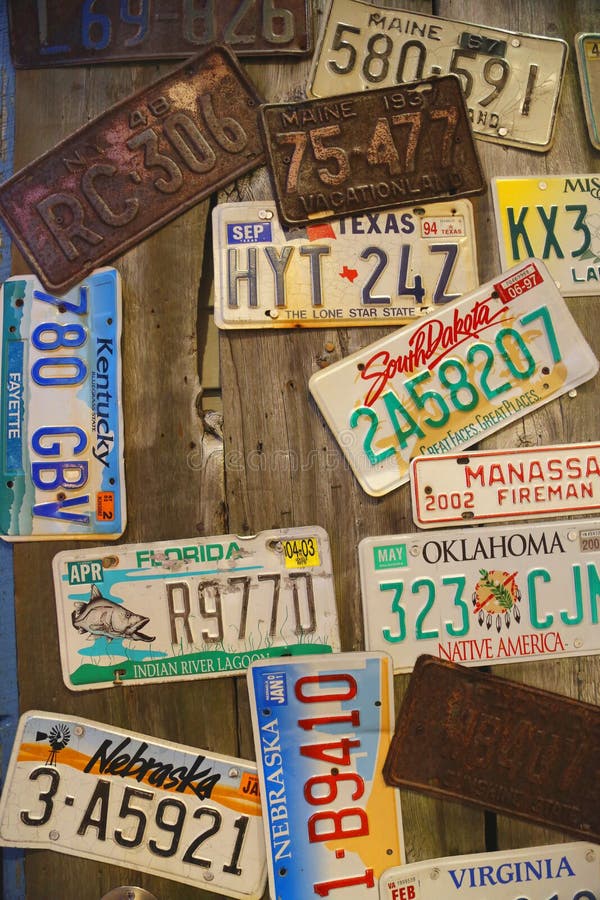 Alte Autokfz-kennzeichen Auf Der Wand Redaktionelles Foto - Bild von ...