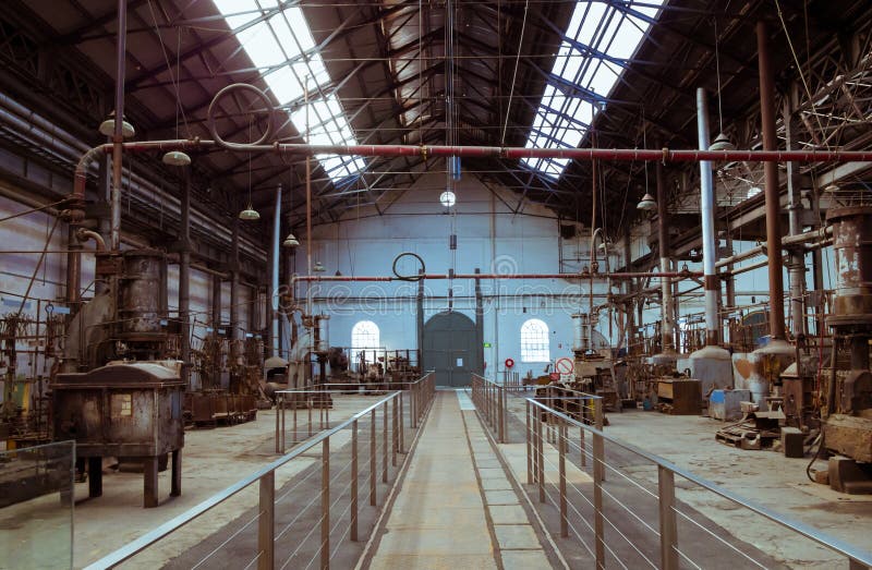 Alte Werkstatt stockfoto. Bild von rostig, tabelle, metall - 21361130