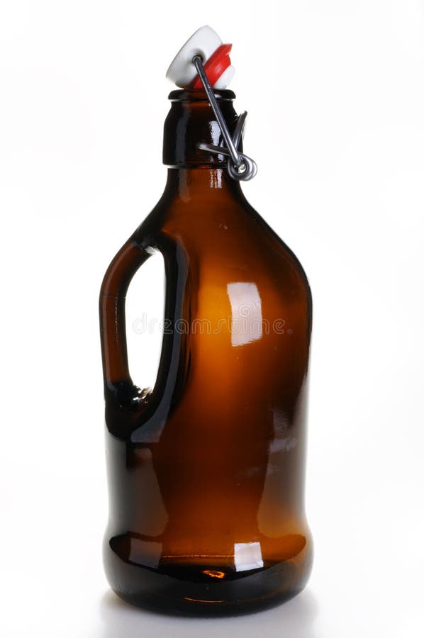 Bierflasche stockfoto. Bild von glas, bier, flasche, getrennt - 33372268