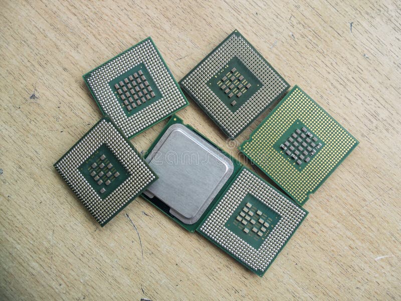 Alte CPU stockfoto. Bild von stifte, weiß, getrennt, pentium - 1822906