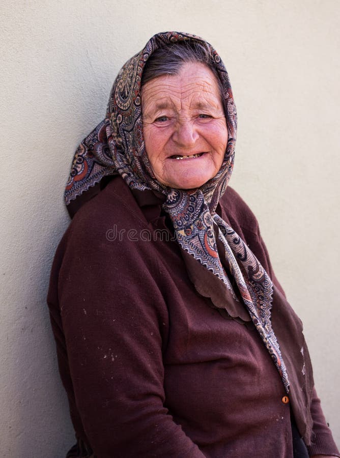 Alte Frau stockbild. Bild von land, lebensstil, kopf - 30508981