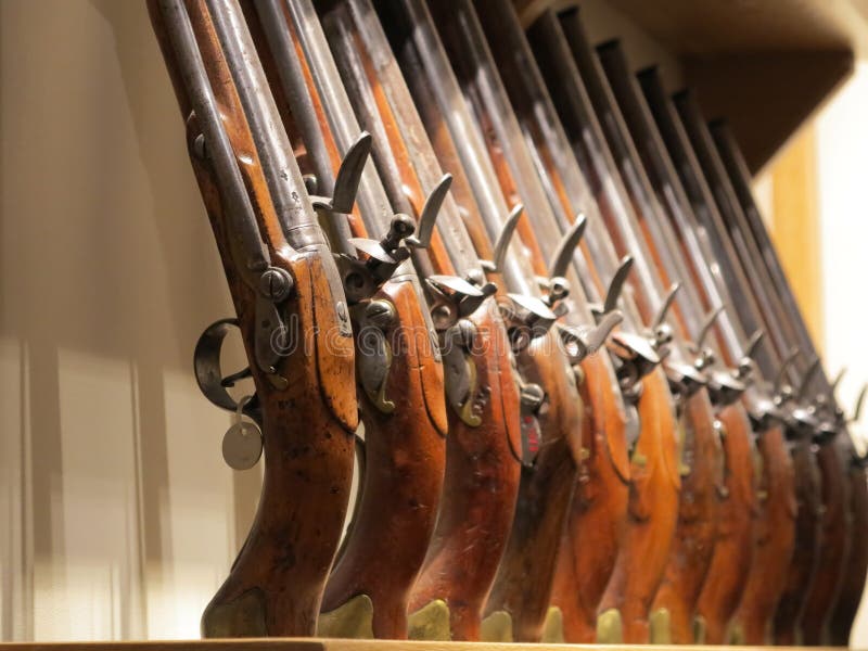 Alte Gewehre stockbild. Bild von aufsatz, waffe, london - 31374279