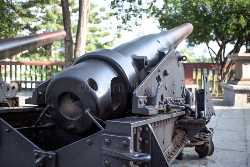 Alte Kanone stockfoto. Bild von krieg, geschichte, porzellan - 101751484