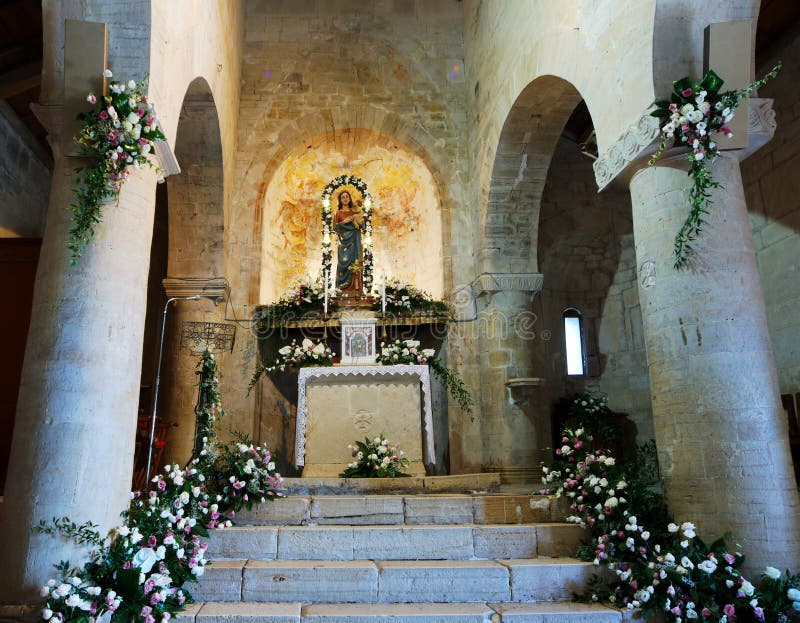 Alte Kirche Von Santa Maria Della Strada Nach Innen Stockbild - Bild ...