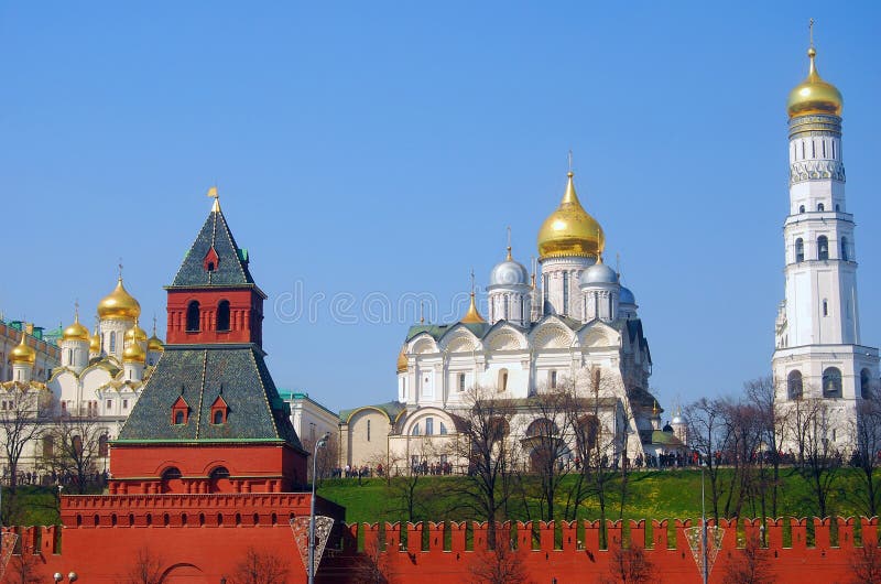 Alte Kirchen Von Moskau Der Kreml Stockfoto - Bild von grenzstein, gold ...