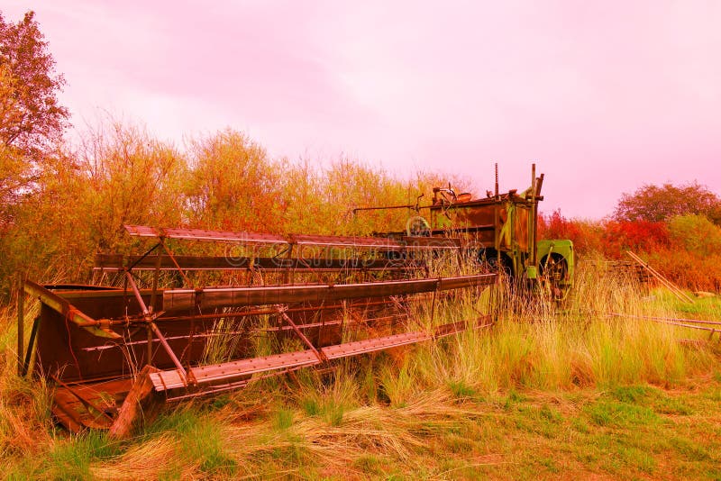 Landwirtschaftliche Maschinen Vom Vergangenen Jahr Stockfoto - Bild von ...