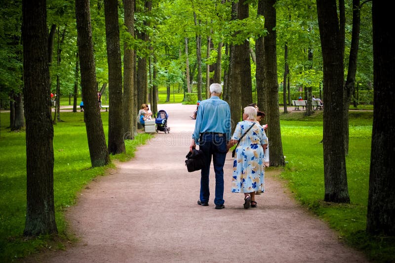 Alte Leute, Die Brettspiele Spielen Stockbild - Bild von ältestes ...