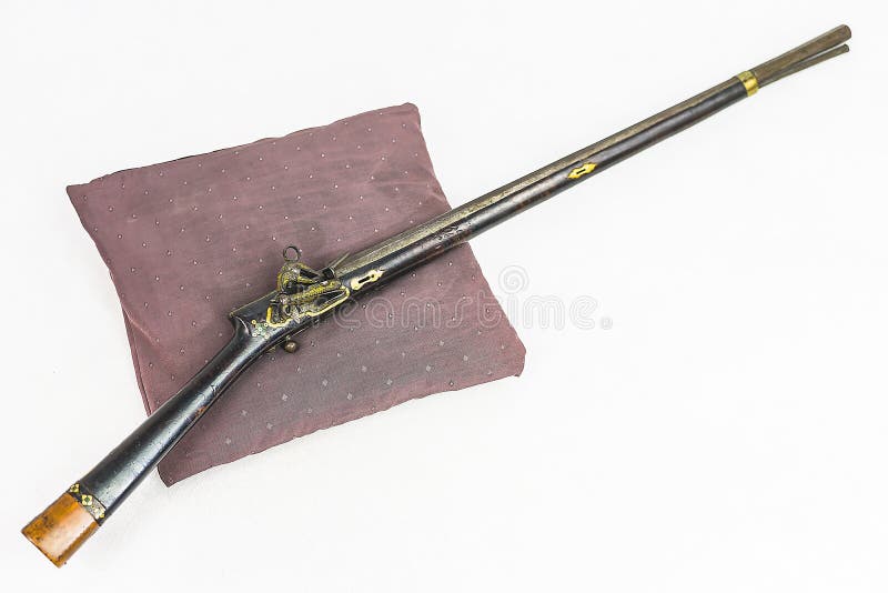 Alte Muskete stockbild. Bild von kreuz, feuer, schön - 36805441