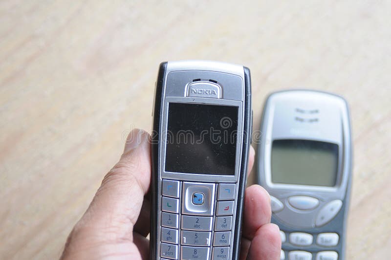 Alte Nokia-Telefone redaktionelles stockfoto. Bild von ...