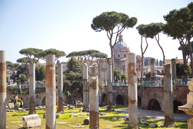 Alte Rom-Skulptur Und -architektur Stockfoto - Bild von berühmt, stein ...