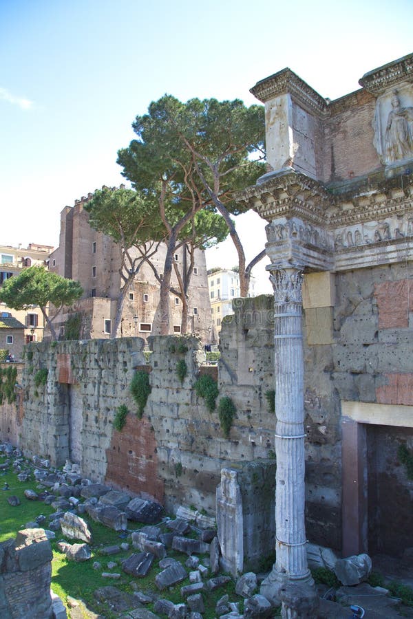 Alte Rom-Skulptur Und -architektur Stockfoto - Bild von geschichte ...