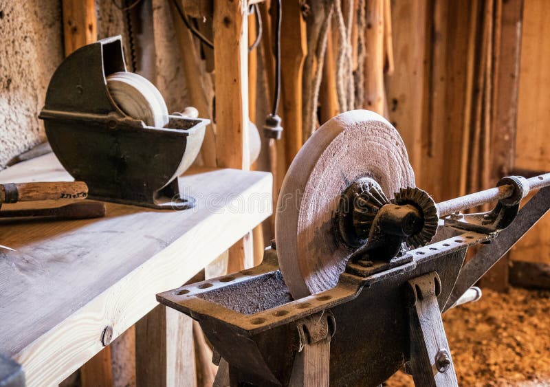 Alte Werkstatt stockbild. Bild von platz, farbe, manuell - 29549025