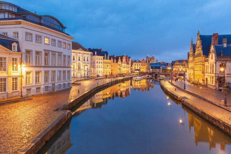 Alte Stadt am Abend, Blaue Stunde, Gent, Belgien Stockbild - Bild von ...