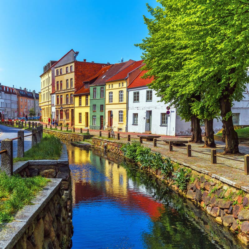 Alte Stadt Von Wismar, Deutschland Stockbild - Bild von fassade, schön ...