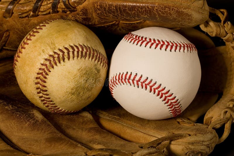 Alte und neue Baseball stockfoto. Bild von erholung, zicklein - 12850718