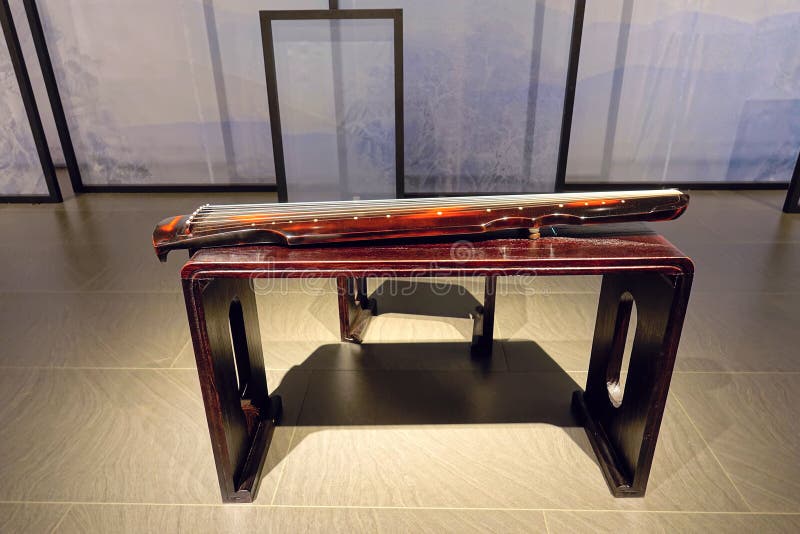 Alter Chinese Zheng redaktionelles stockbild. Bild von relikt - 131943704