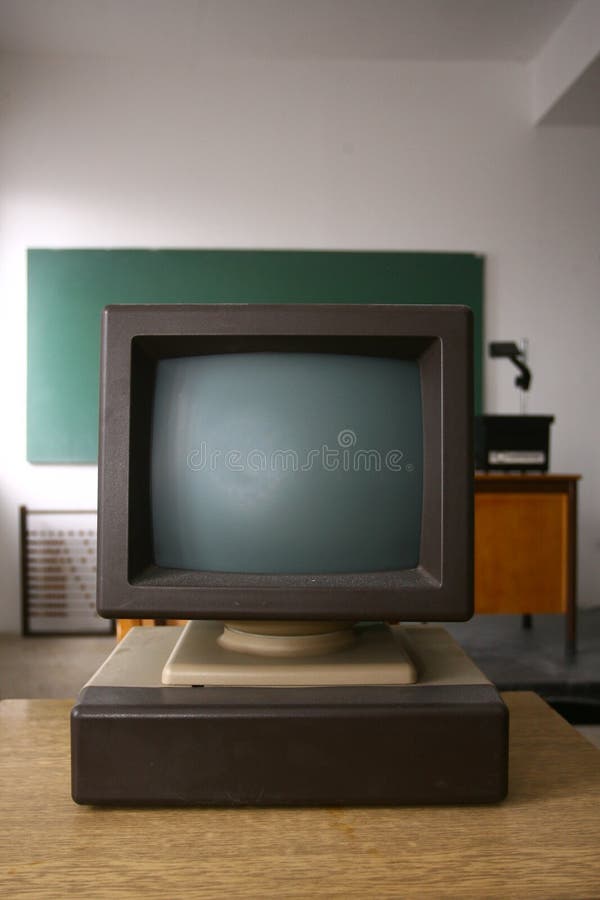Alter Computer stockbild. Bild von computer, handel, post - 9345273