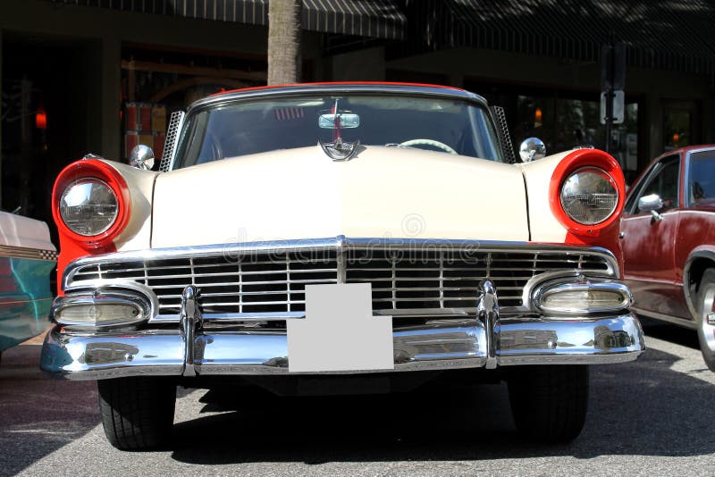 Alter Ford Fairlane Car stockbild. Bild von reisen, automobil - 33783269