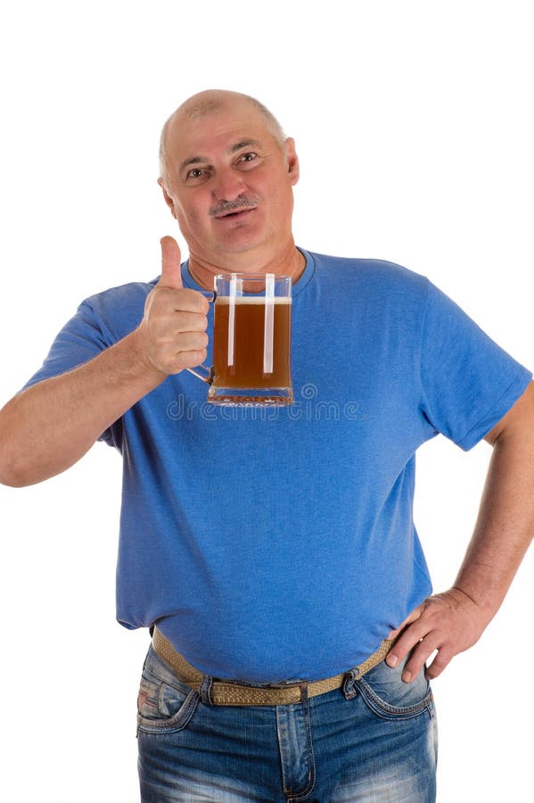Alter Mann Mit Einem Bier in Der Hand, Das Sich Daumen Zeigt Stockbild ...