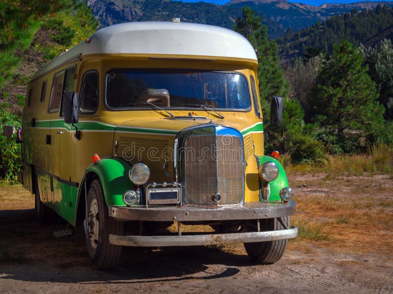 Alter Bus stockbild. Bild von traditionell, hell, weinlese - 1012389