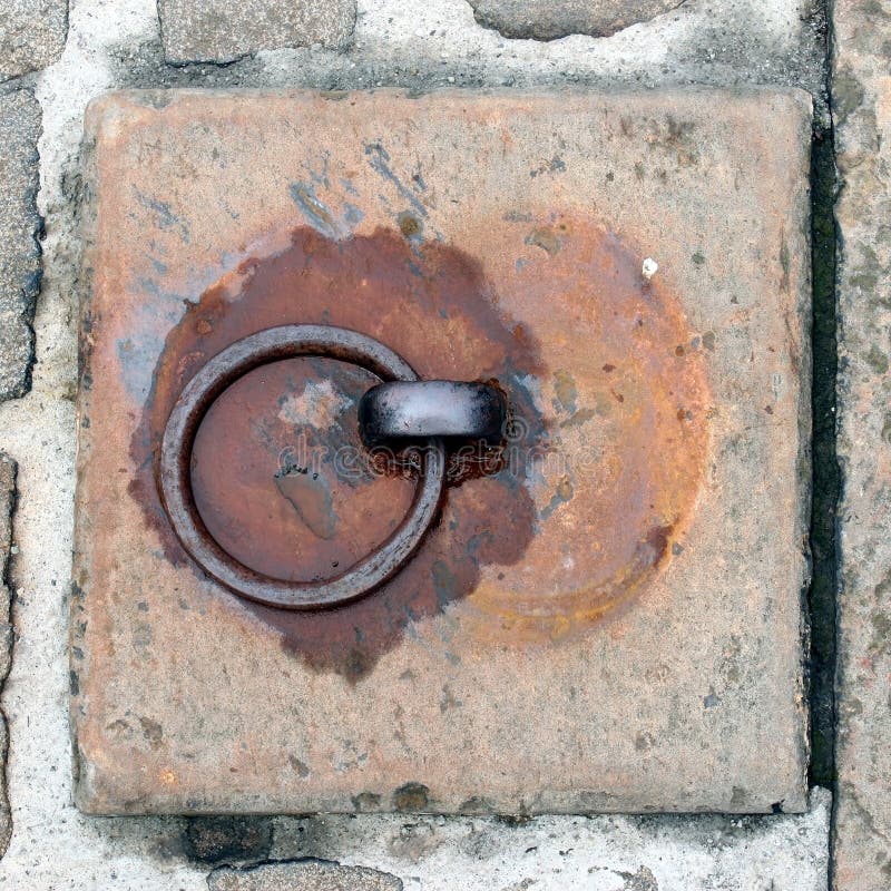 Alter rostiger Eisen-Ring stockfoto. Bild von rostig - 11262056