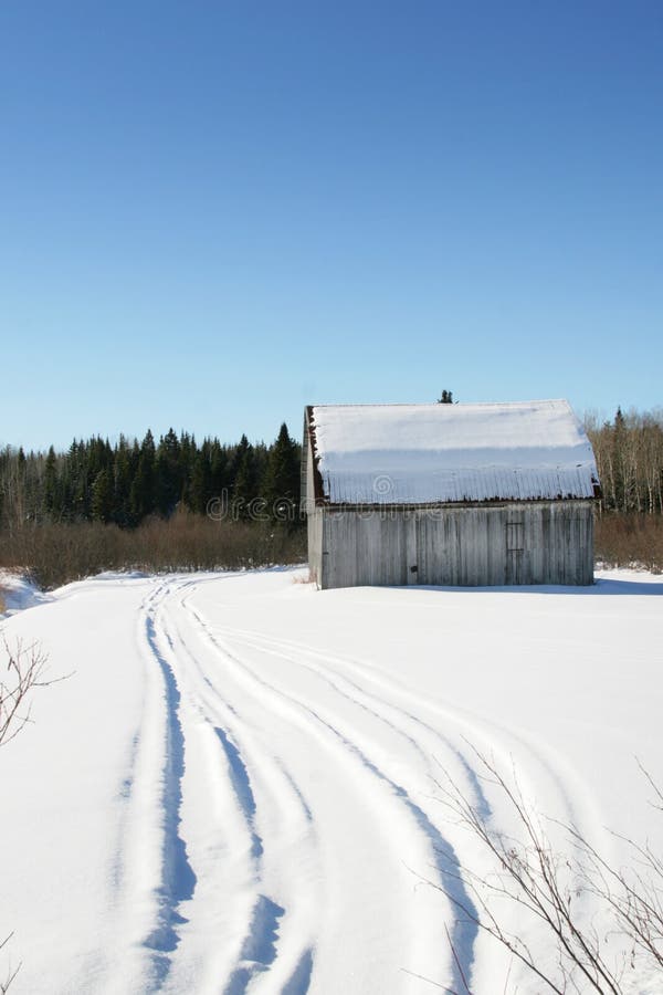 Alter Stall im Winter stockfoto. Bild von kanada, einsam - 12968938