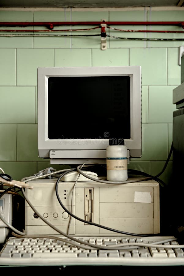 Alter Computer stockbild. Bild von operation, nlich, tastatur - 75978145