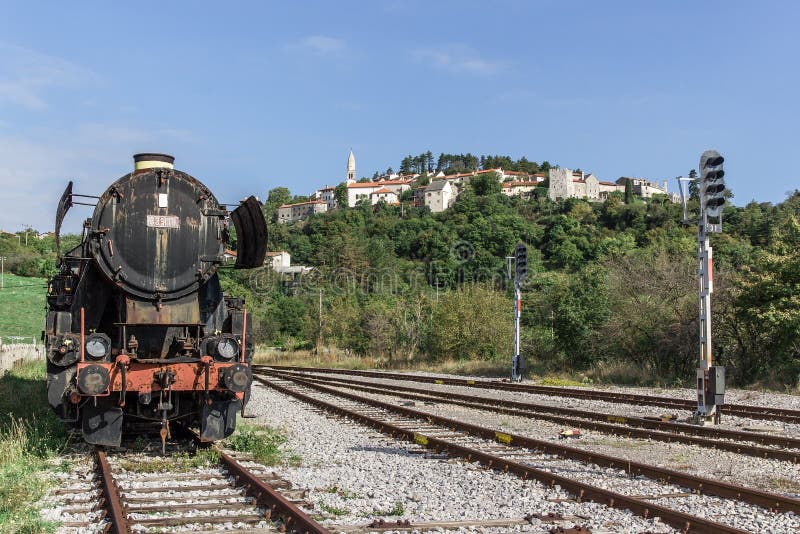 Alter Zug Mit Einer Dampflokomotive Stockfoto - Bild von dampf, metall ...
