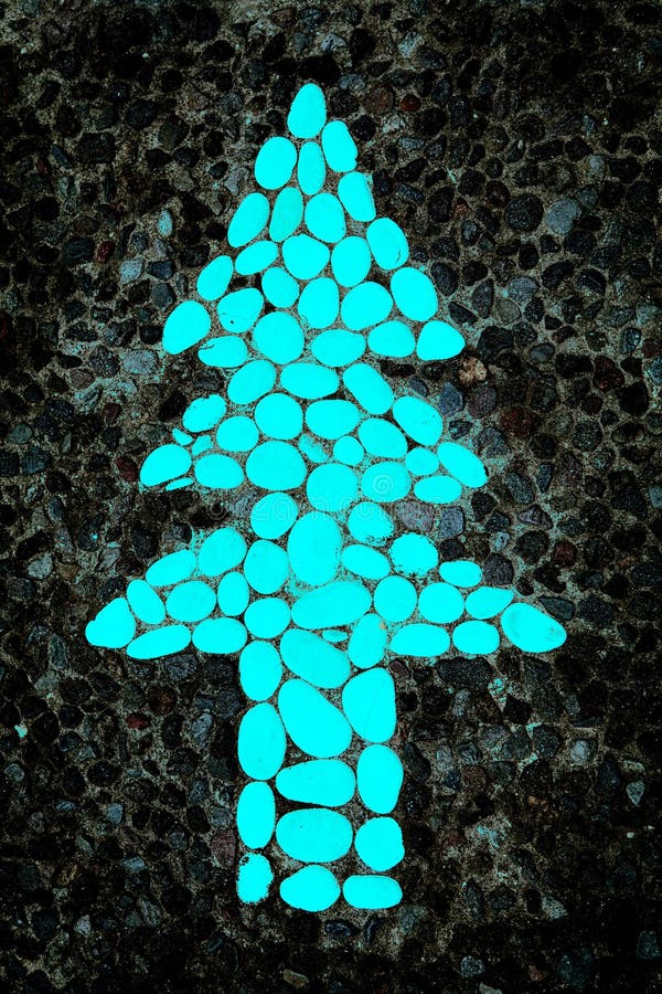 Alternative Christmas Tree. Handmade Paper Christmas Decorations Scandi ...