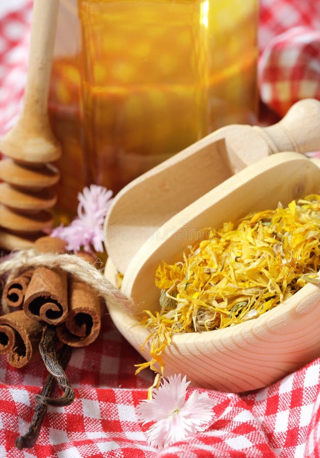 Swiss-roll illustration stock vector. Illustration of layer - 15518315