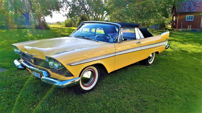 Altes Auto redaktionelles stockfoto. Bild von klassisch - 130130823