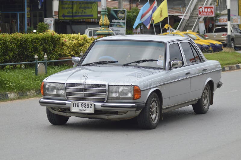 Altes Auto Privatwagen-MERCEDES-BENZ Redaktionelles Bild - Bild von ...