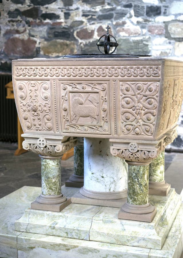 Altes Taufbecken Im Taufe-Standort In Jordanien Stockfoto - Bild von ...