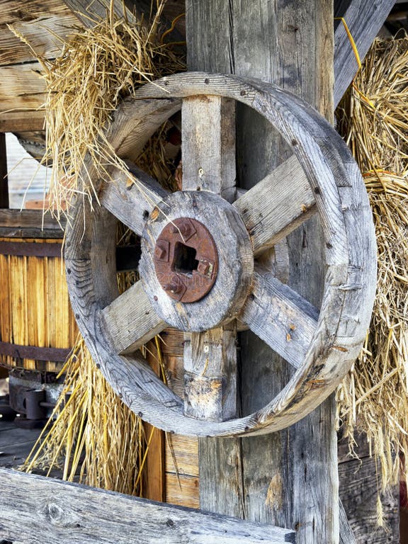 Altes Rad stockbild. Bild von nahaufnahme, tageslicht - 36057571