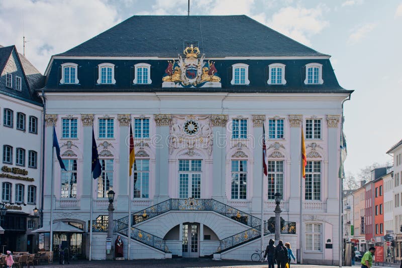 Altes Rathaus in Bonn redaktionelles stockfotografie. Bild von ...