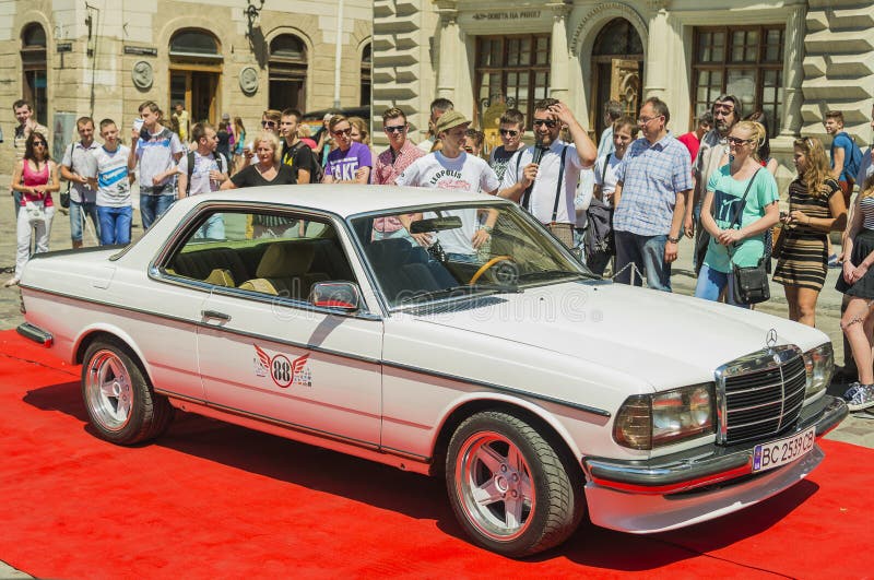 Altes Retro- Auto Mercedes Benz-CER 230 Redaktionelles Bild - Bild von ...