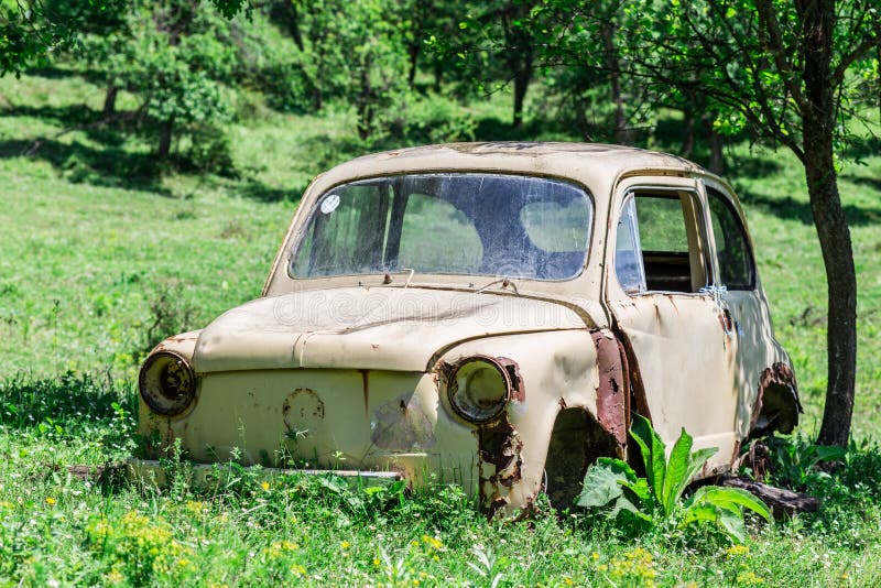 Altes rostiges Auto stockfoto. Bild von chrom, aufnahme - 40841850