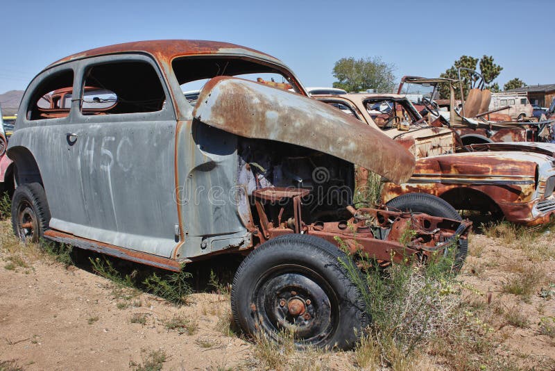 Altes rostiges Auto stockfoto. Bild von verkehr, historisch - 30955740