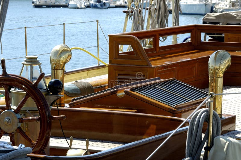 Altes Segelboot stockbild. Bild von ferien, seetauglichkeit - 818033