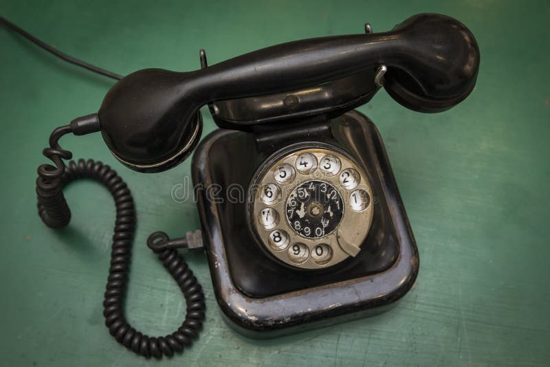 Altes Telefon stockfoto. Bild von antike, kontakt, empfänger - 125010212