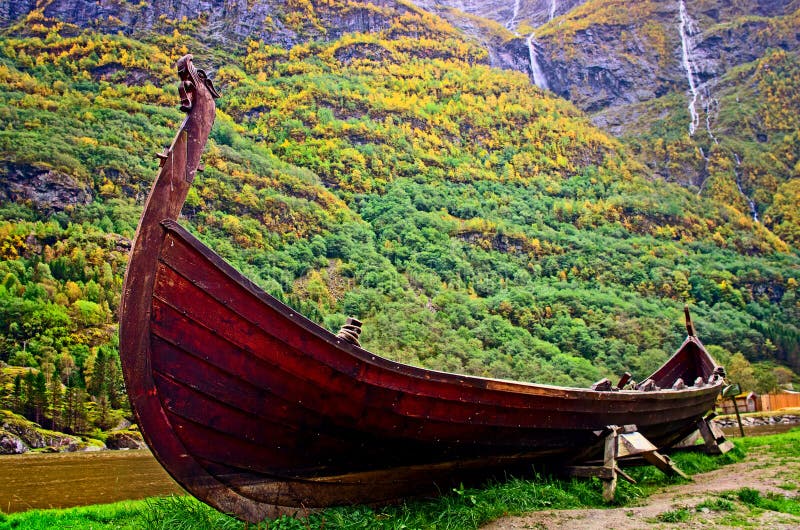 Altes Wikinger-Boot in Norwegen Stockfoto - Bild von reise, norwegen ...