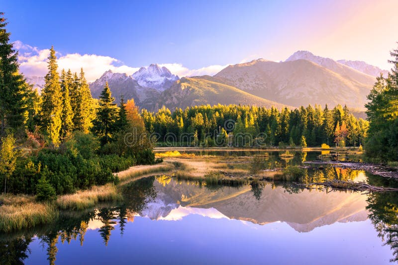 Altas Montañas De Tatras En Eslovaquia Foto de archivo - Imagen de ...