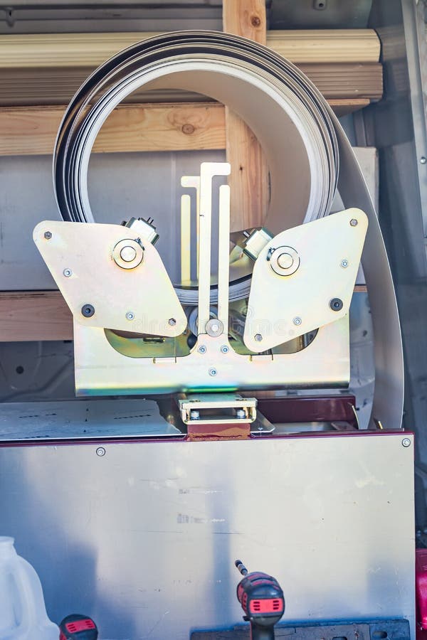 Aluminum Rain Gutter Feeding through Seamless Shaping Machine Stock ...