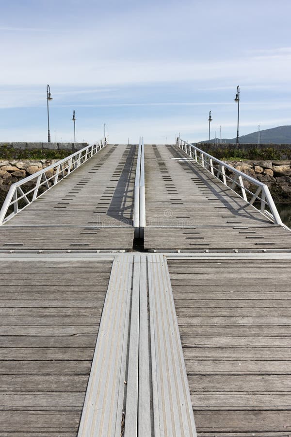Aluminum and Wood Dock Ramp Stock Photo - Image of dive, platform ...
